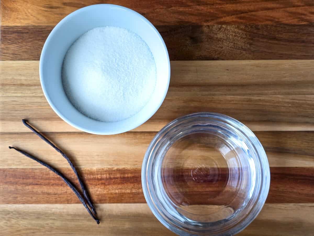 Homemade Vanilla Simple Syrup - Casual Foodist